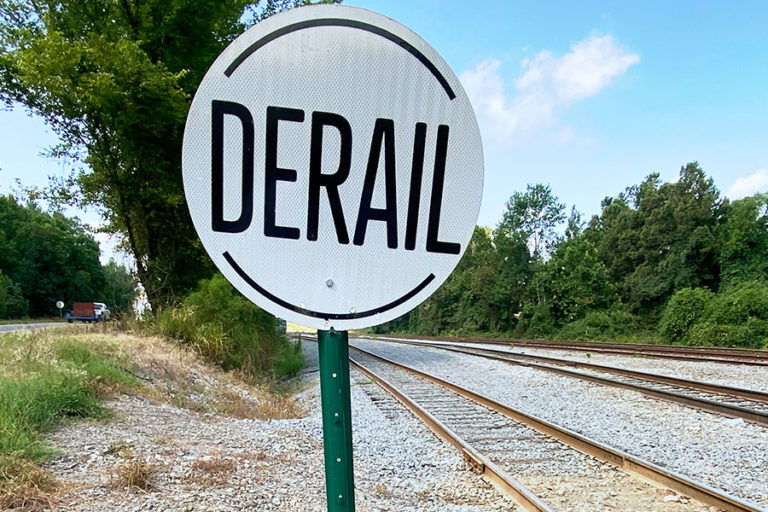 Railway Track Safety Tools | Railroad Bumping Posts & Stops